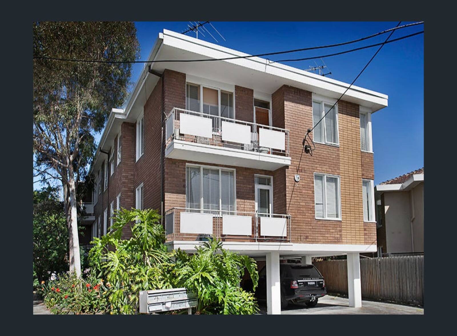 Biggin & Scott - 8/9 Greig Court, Elwood 3184