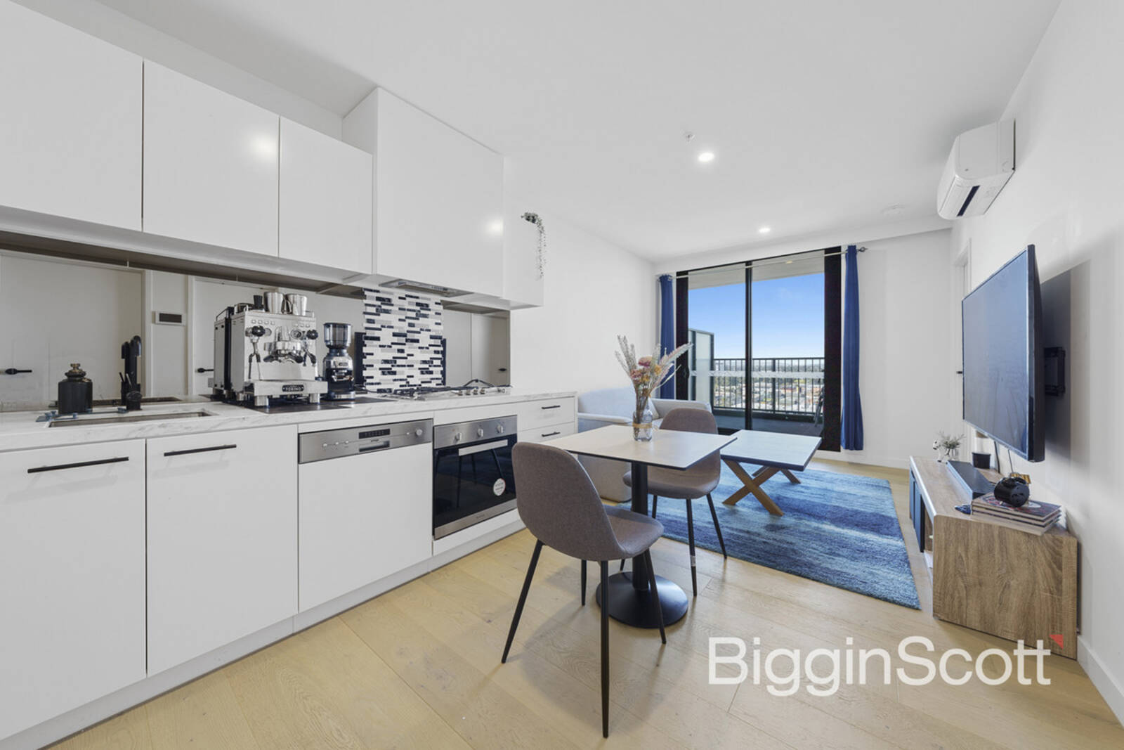 Biggin & Scott - Luxurious Lifestyle at M-City