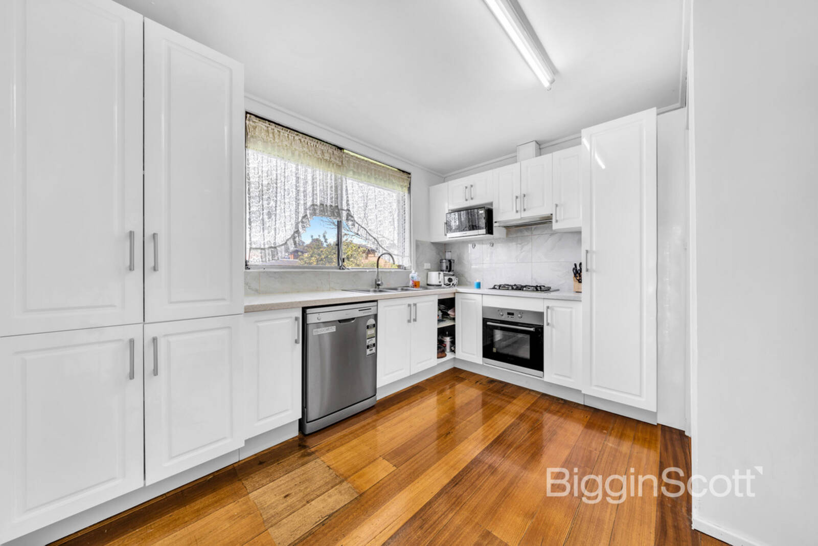 Biggin & Scott - Fantastic Family Home in Pinewood Primary School Zone